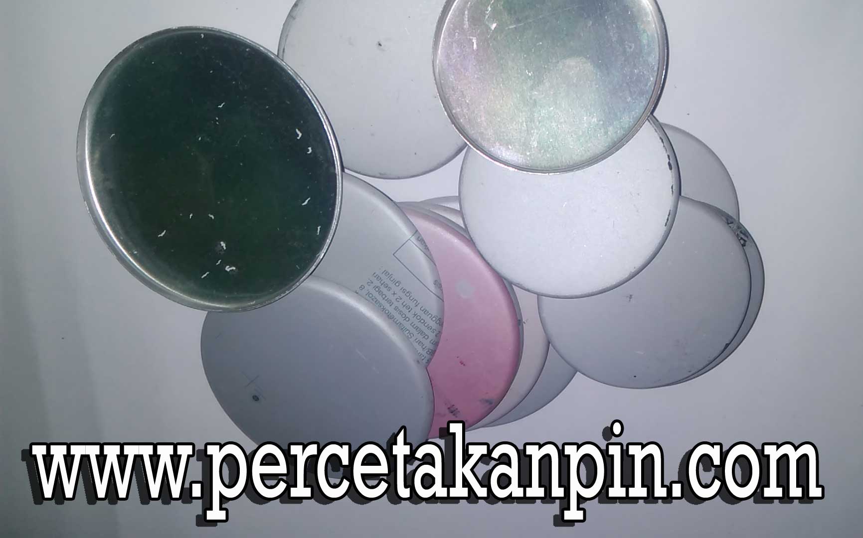Jual Pin Plastik Bros Bulat | PERCETAKAN PIN
